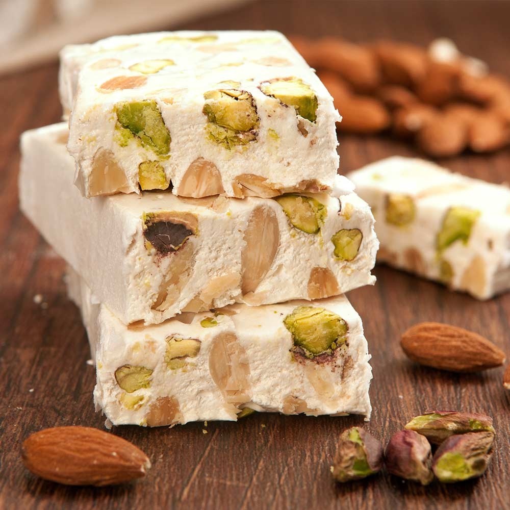 Torrone morbido pistacchi mandorla Torrone aux pistaches et aux amandes ...